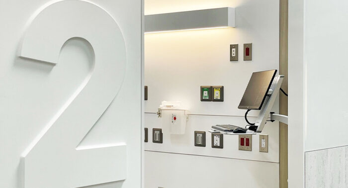 Integrated medical headwall - Architectural Wallsz